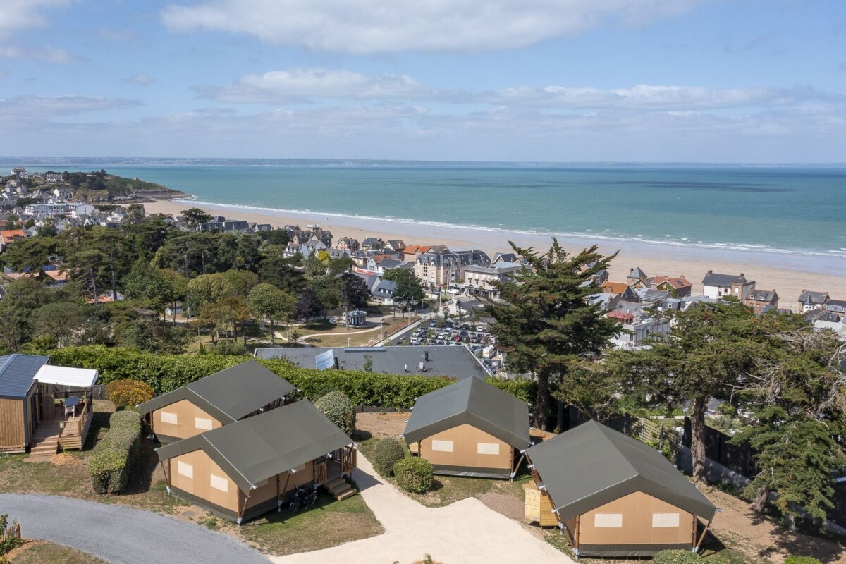 Camping Val André | Direct aan zee | Lodge 4p + badkamer